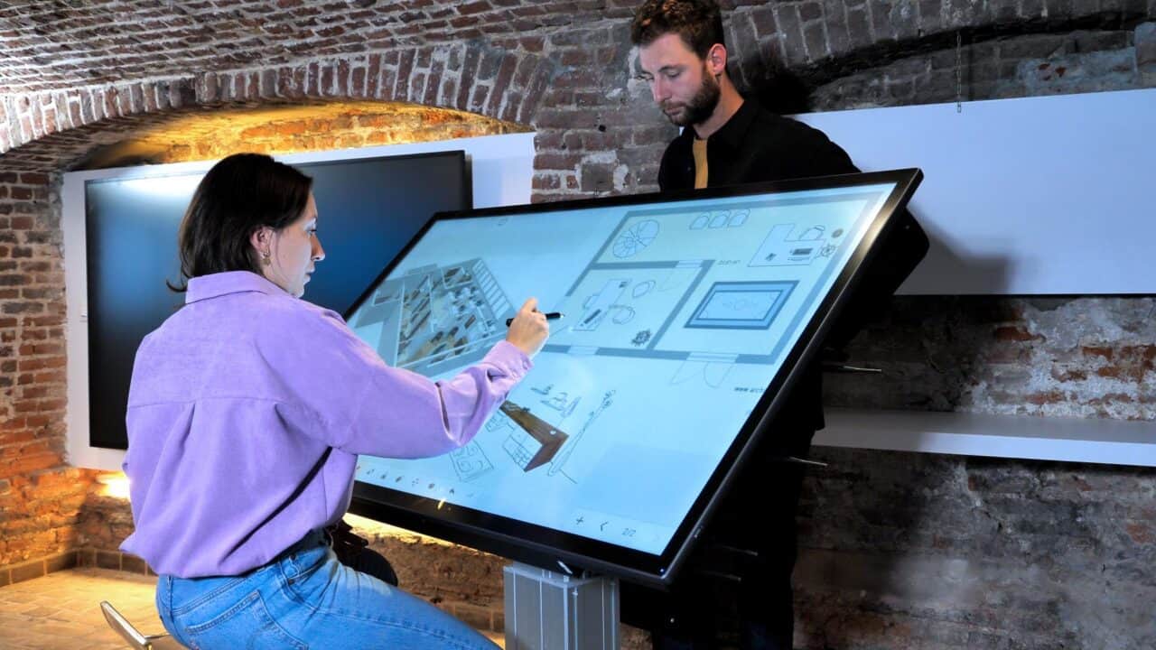 75-inch and 86-inch interactive display screens with 4K UHD screen ...