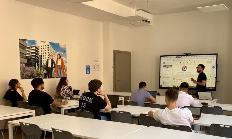 Le Tableau Numérique Interactif pour l'enseignement : révolutionner la pédagogie en classe ...