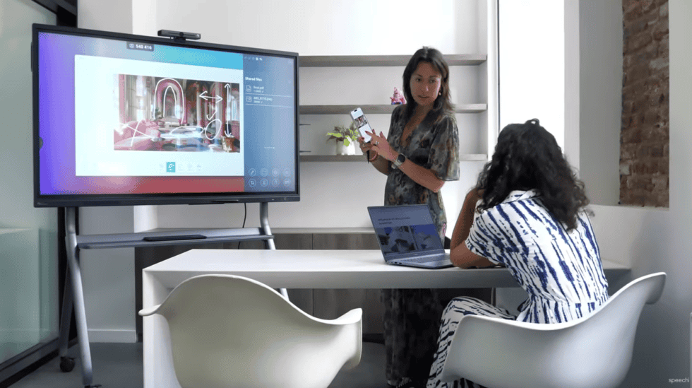 How to easily share content between interactive screens ? - Speechi Connect