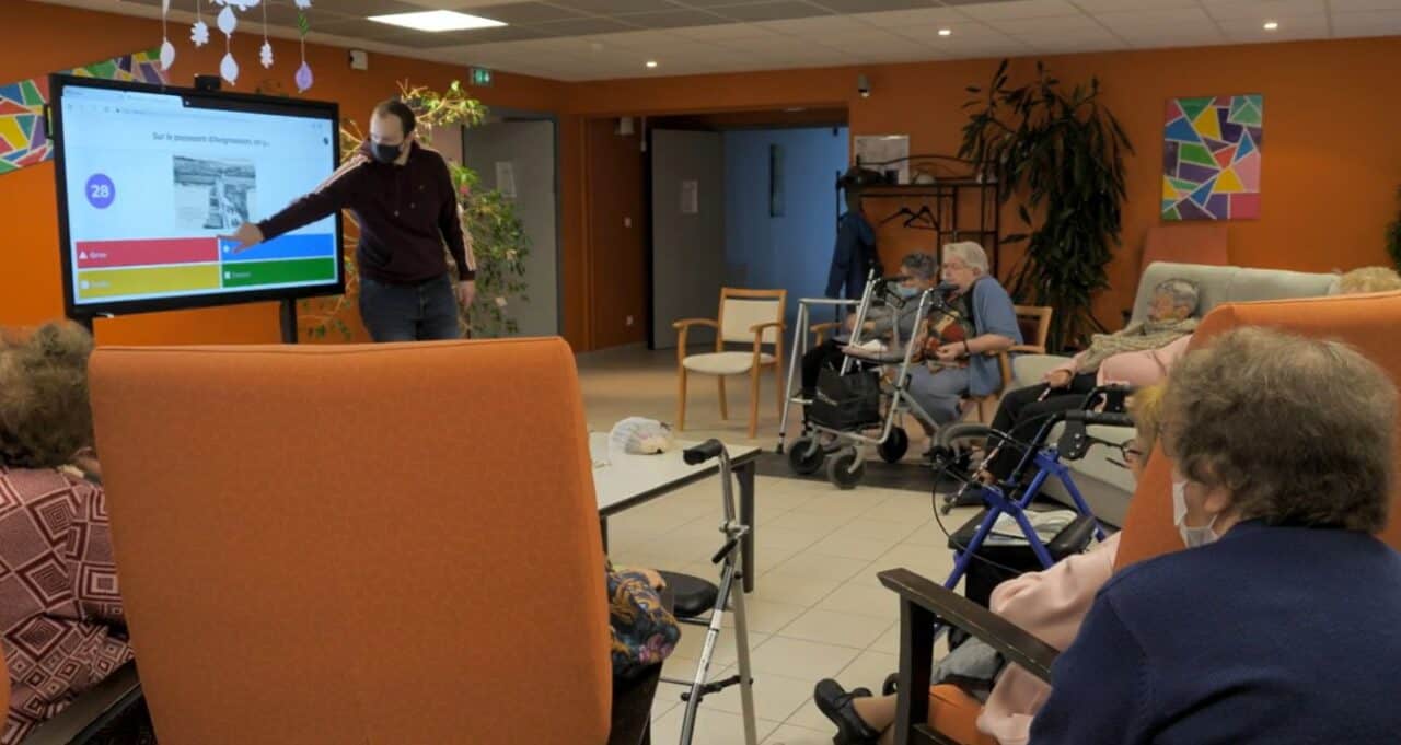 L'écran Interactif pour la dépendance des personnes âgées