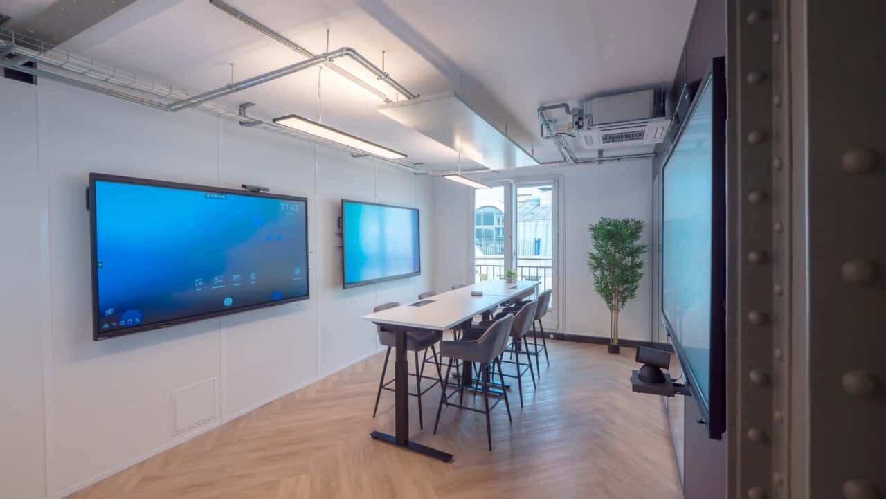 Programming a fleet on interactive screens // Switch on and off