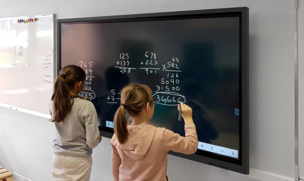 Interface Tactile Ecole : Utiliser les écrans SpeechiTouch - Speechi